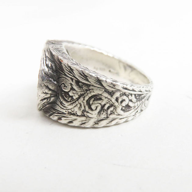 Gucci Arabesque Interlocking G Silver Ring | ShopSimon