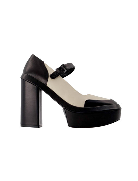 Clergerie Juna Pumps in Black Leather | ShopSimon