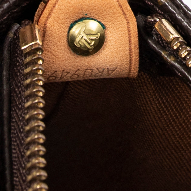 Louis Vuitton Cabas Mezzo | ShopSimon