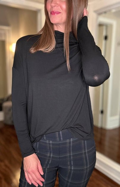 iltm Morgan Turtle Neck In Navy | ShopSimon