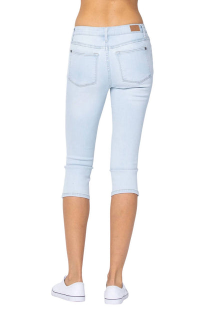 Judy Blue Mid-Rise Capri In Light Wash | ShopSimon