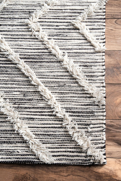 nuLOOM Hand Woven Diamond Jenna Area Rug | ShopSimon