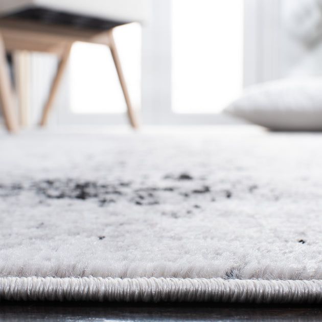 Safavieh Skyler Collection Rug | ShopSimon